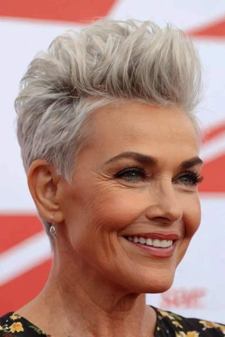 36 Short Haircuts For Women Over 60: A Guide to Timeless Styles - Bangz ...