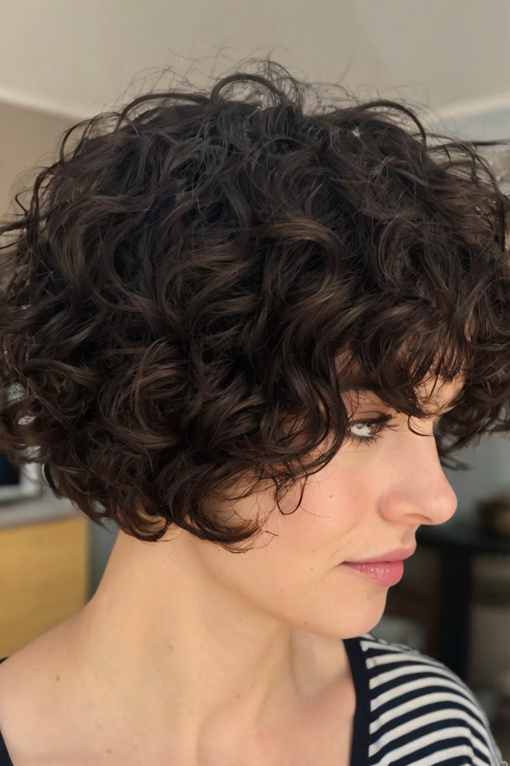 31 Short Haircuts For Wavy Hair: The Ultimate Style Guide - Bangz Hair ...
