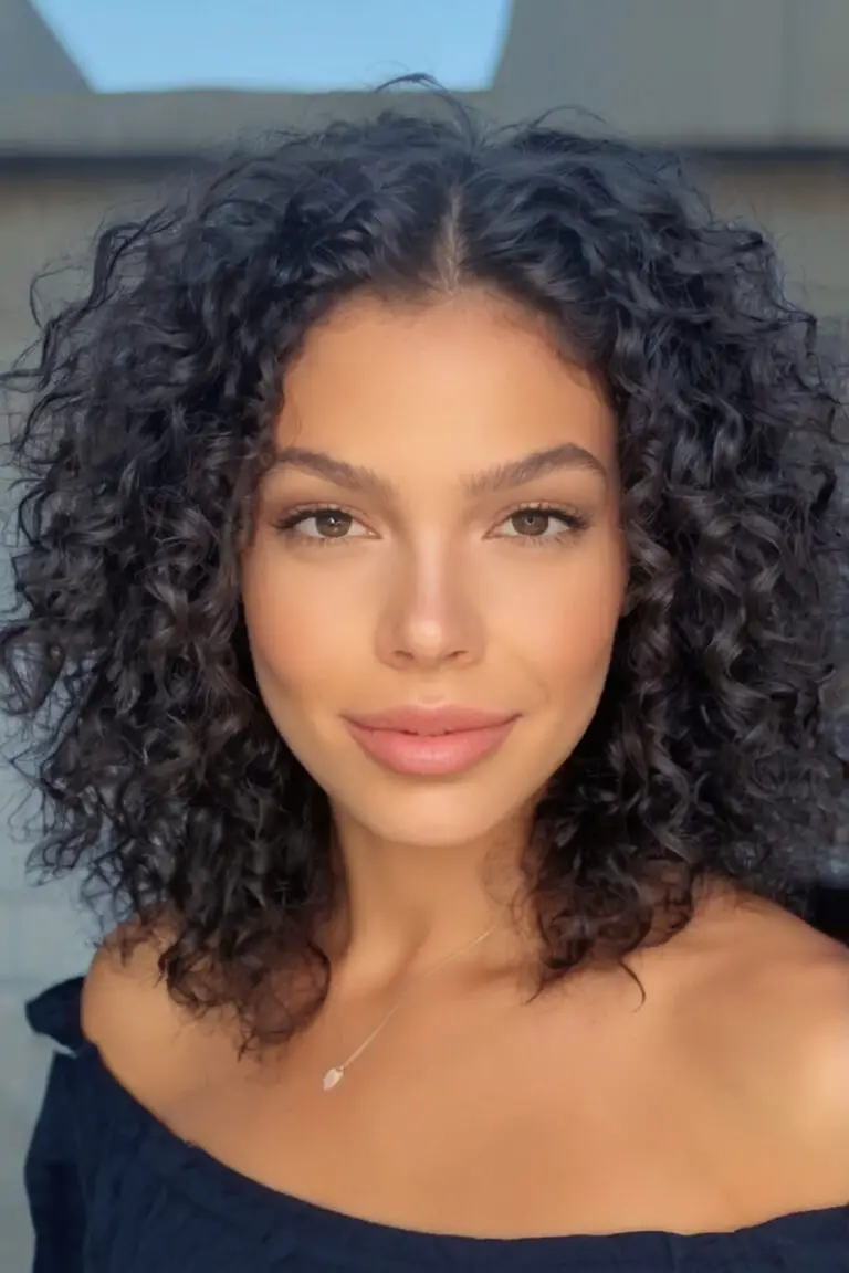 21 Hairstyles for Frizzy Hair: Embrace Your Natural Texture - Bangz ...