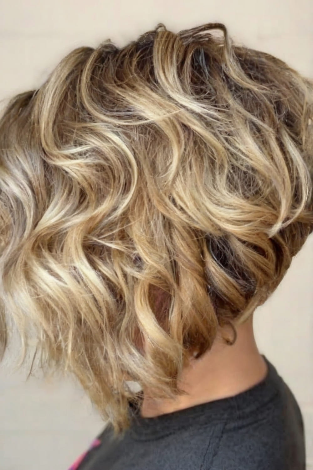 21 Hairstyles for Frizzy Hair: Embrace Your Natural Texture - Bangz ...