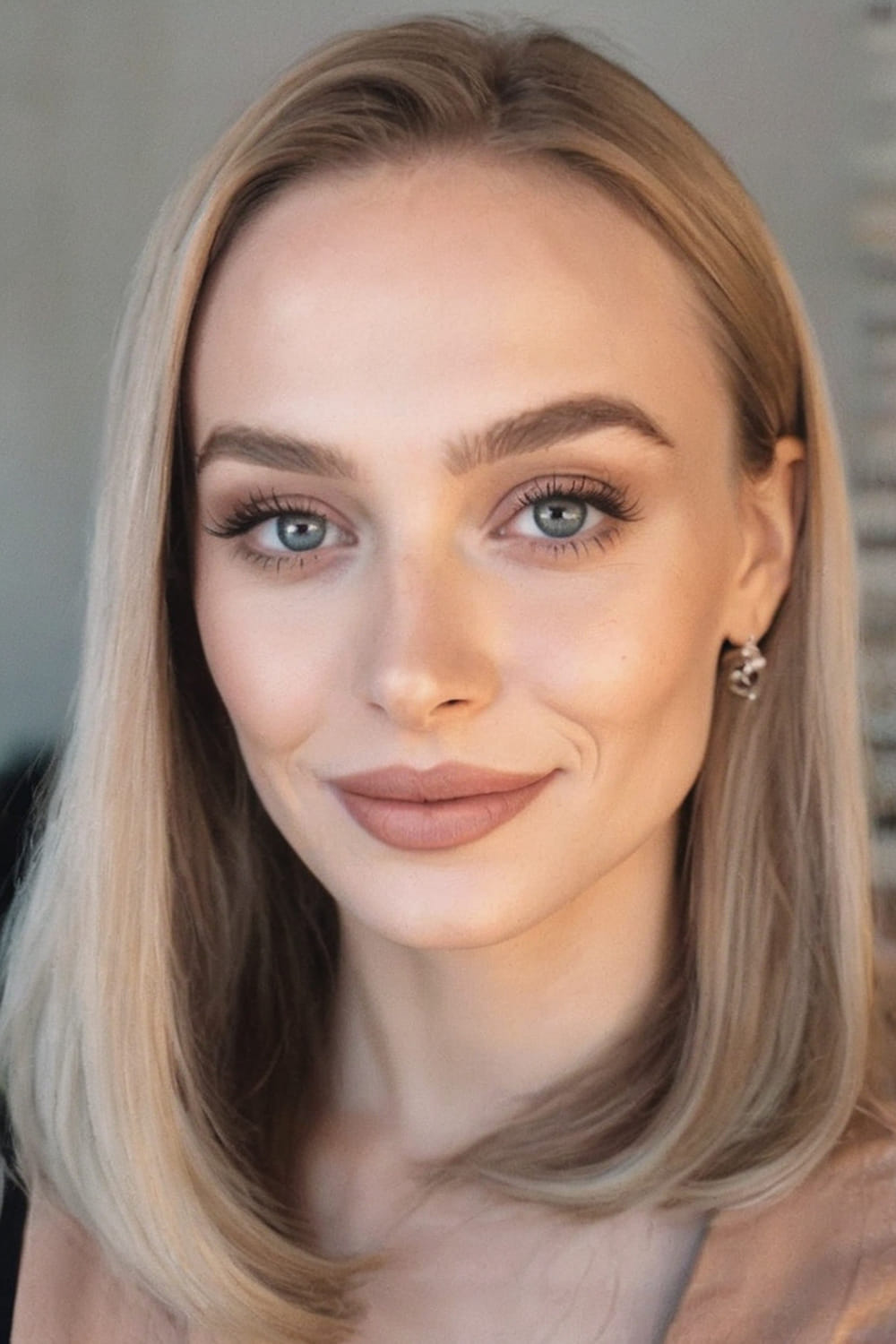 Turn Heads with These 18 Medium Length Haircuts Perfect for Thick Hair ...