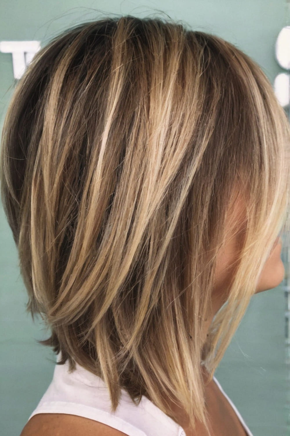 Turn Heads with These 18 Medium Length Haircuts Perfect for Thick Hair ...