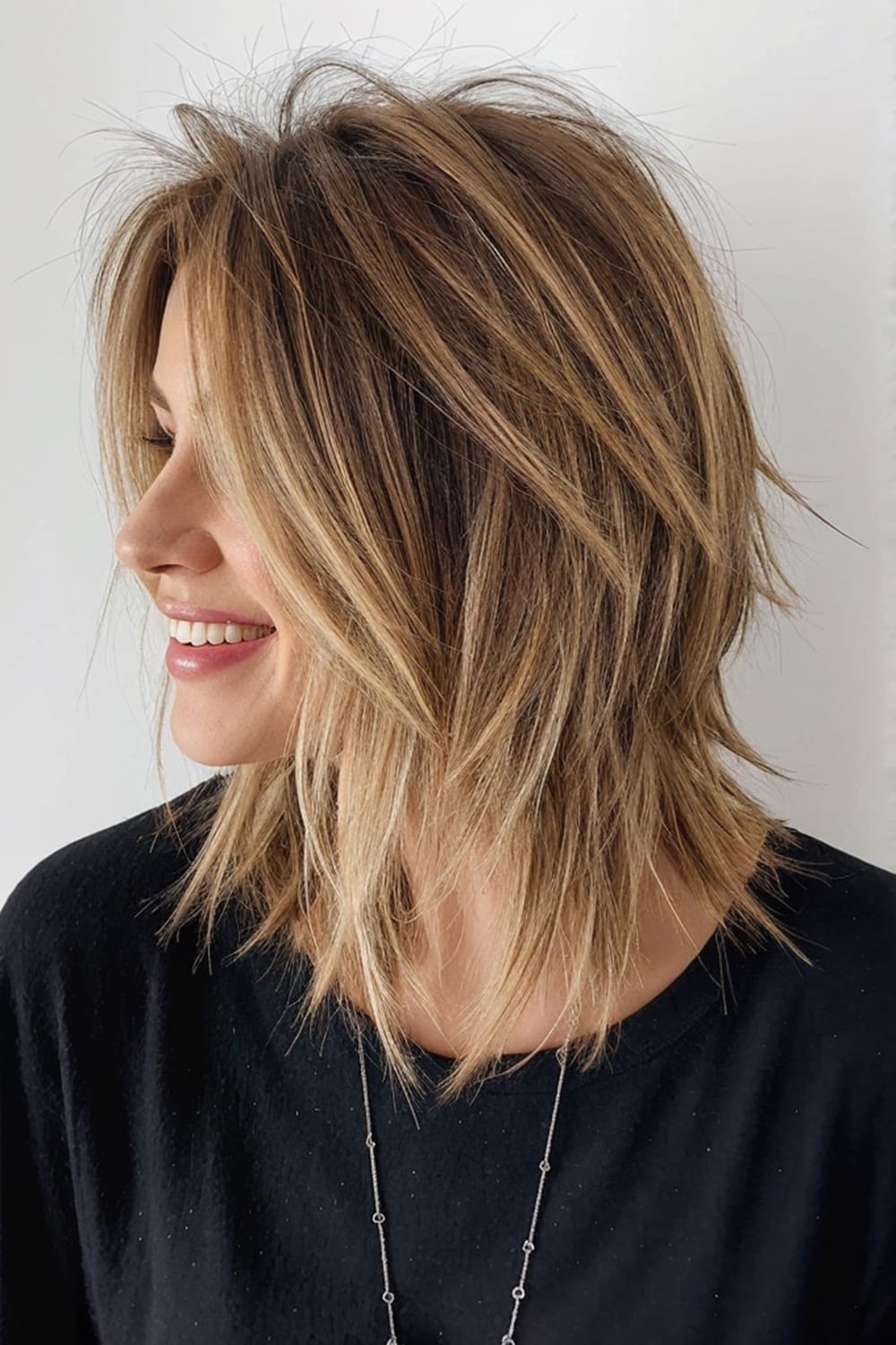 Trendy Makeover: 20 Medium Bob Hairstyles to Elevate Your Look - Bangz ...