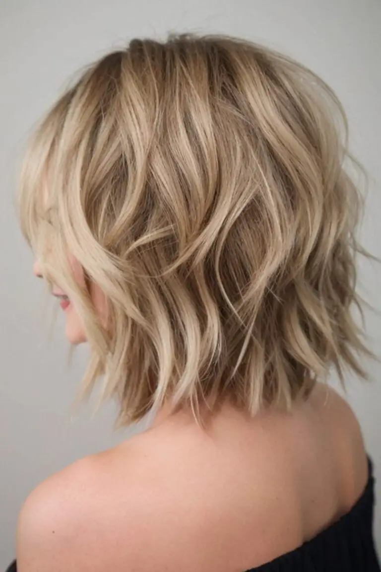 Trendy Makeover: 20 Medium Bob Hairstyles to Elevate Your Look - Bangz ...