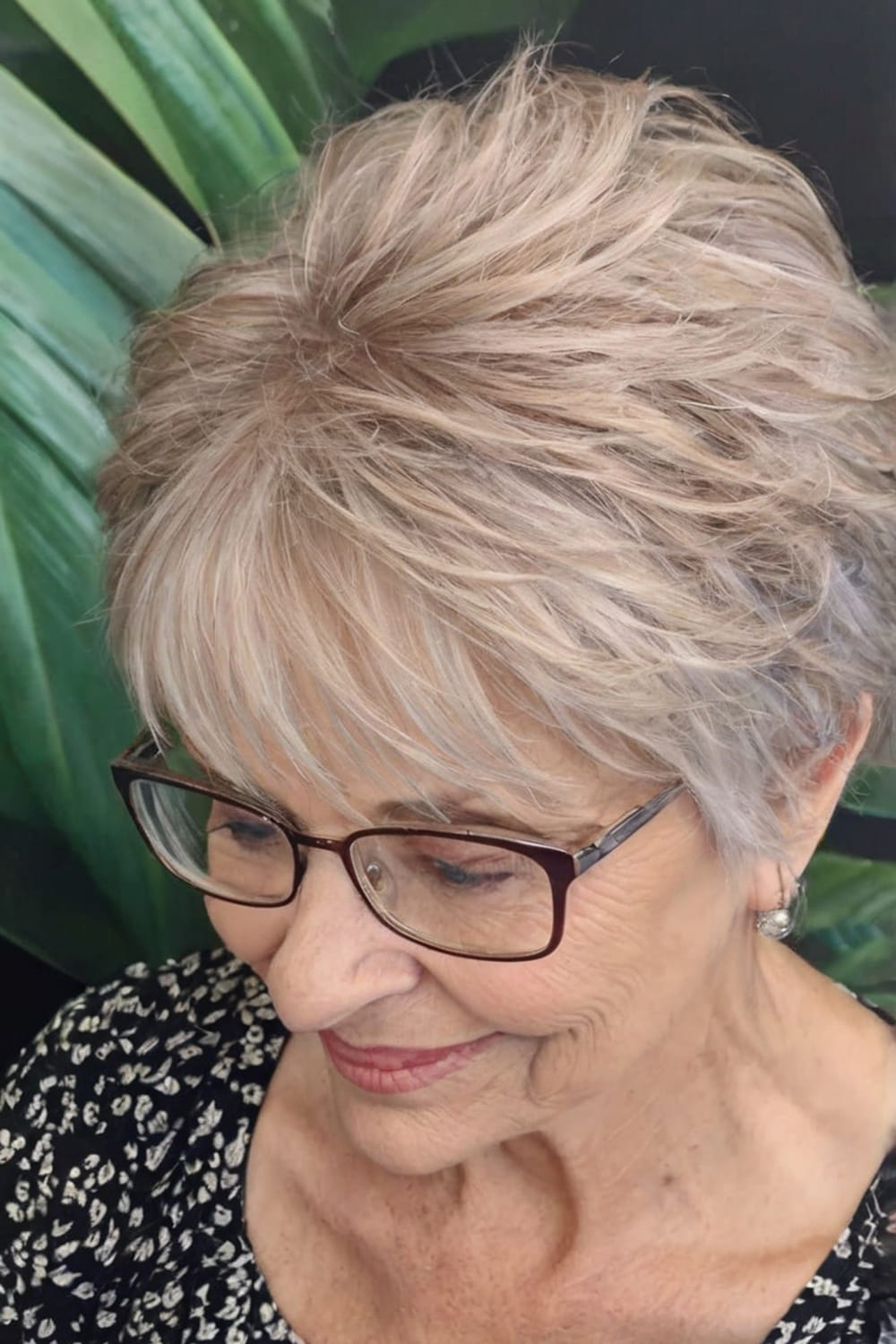 Trendy Hairstyles for Women Over 60 With Round Faces You’ll Love ...